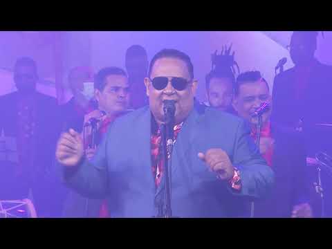 El Hombre Cariñoso - Peña Suazo y La Banda Gorda EN VIVO - YouTube