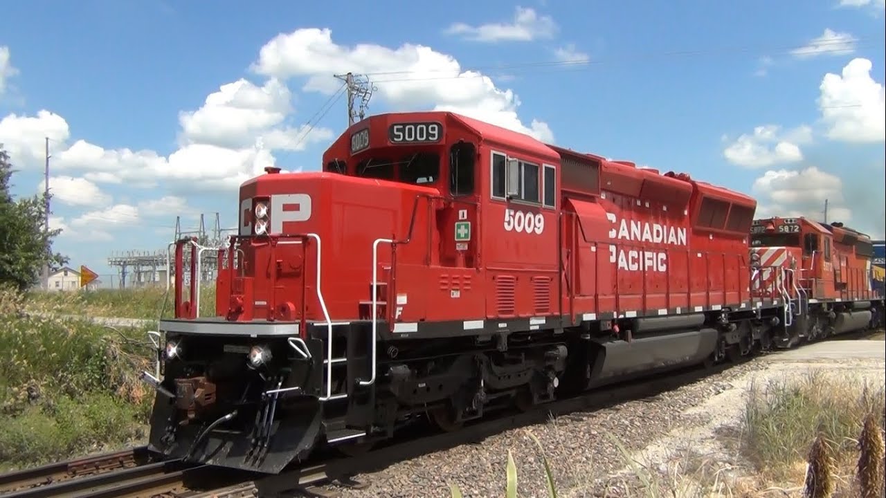 SD30C-ECO unit leads CP freight train, Ottumwa, IA 7/18/13 - YouTube