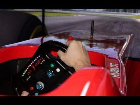 Mi experiencia tras probar un simulador de Formula 1 | Ferrari Store ...