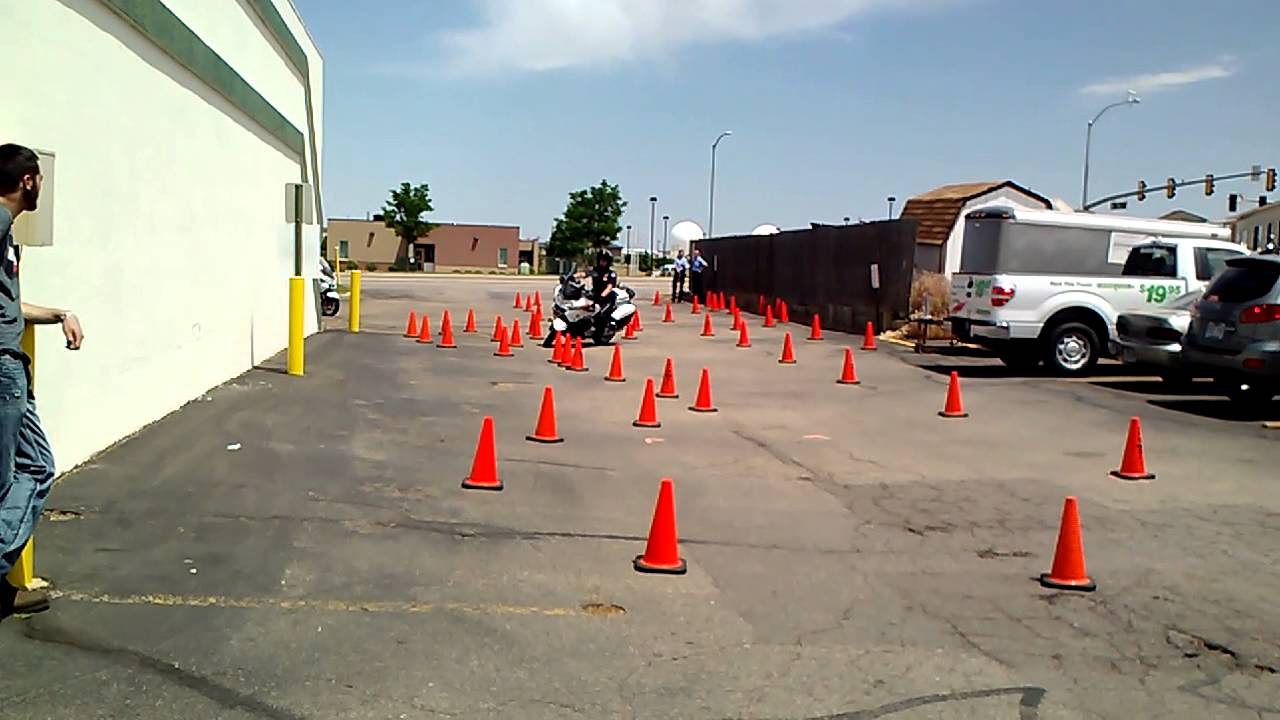 Aurora Police Motorcycle Obstacle Course - YouTube