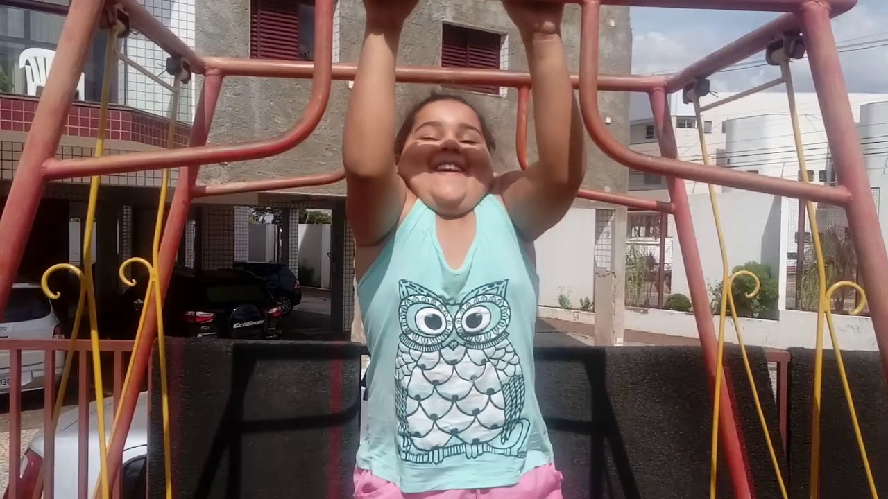 Maria fazendo ginastica - YouTube