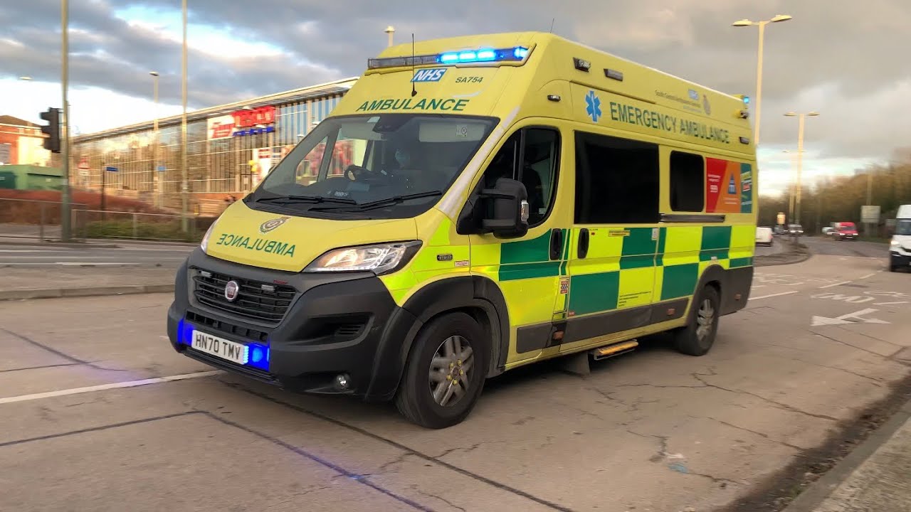 SCAS fiat Ducato 70 plate responding to unknown incident Gosport - YouTube