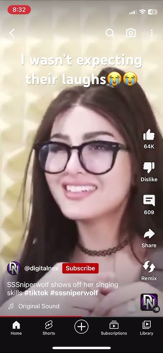 Sssniperwolf tries showing off singing skills😭 but Digitalnex makes her laugh🤣 - YouTube