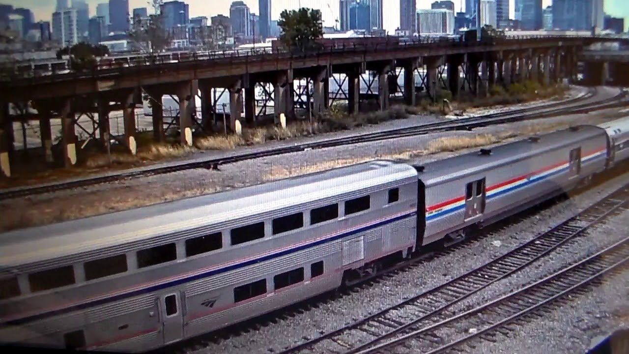 Amtrak shunting on the Chicago, IL webcam! - YouTube
