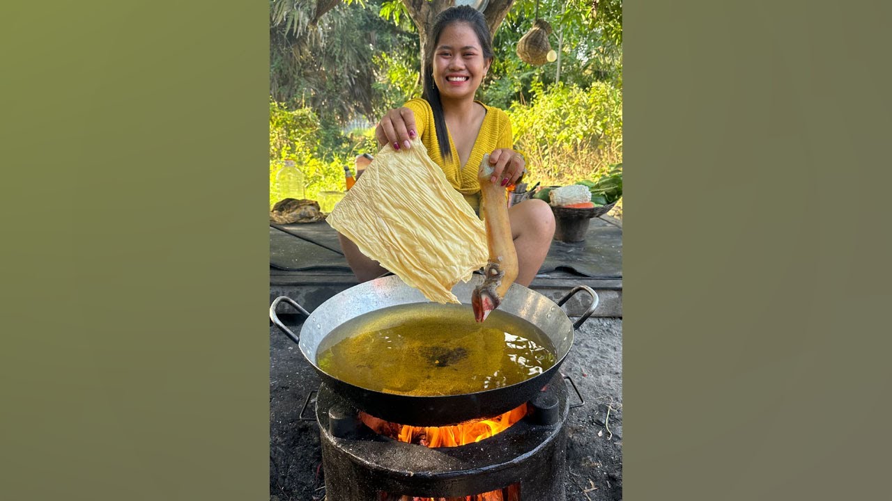 Cooking Beef Feet Soup Recipe and Eat - YouTube