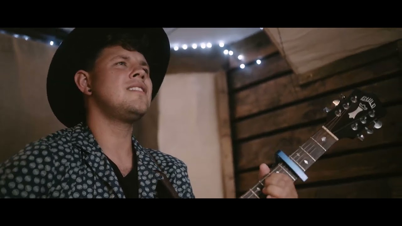 Louis Thorne - Travellers Creed- LIVE @ Whistlewood Studios - YouTube