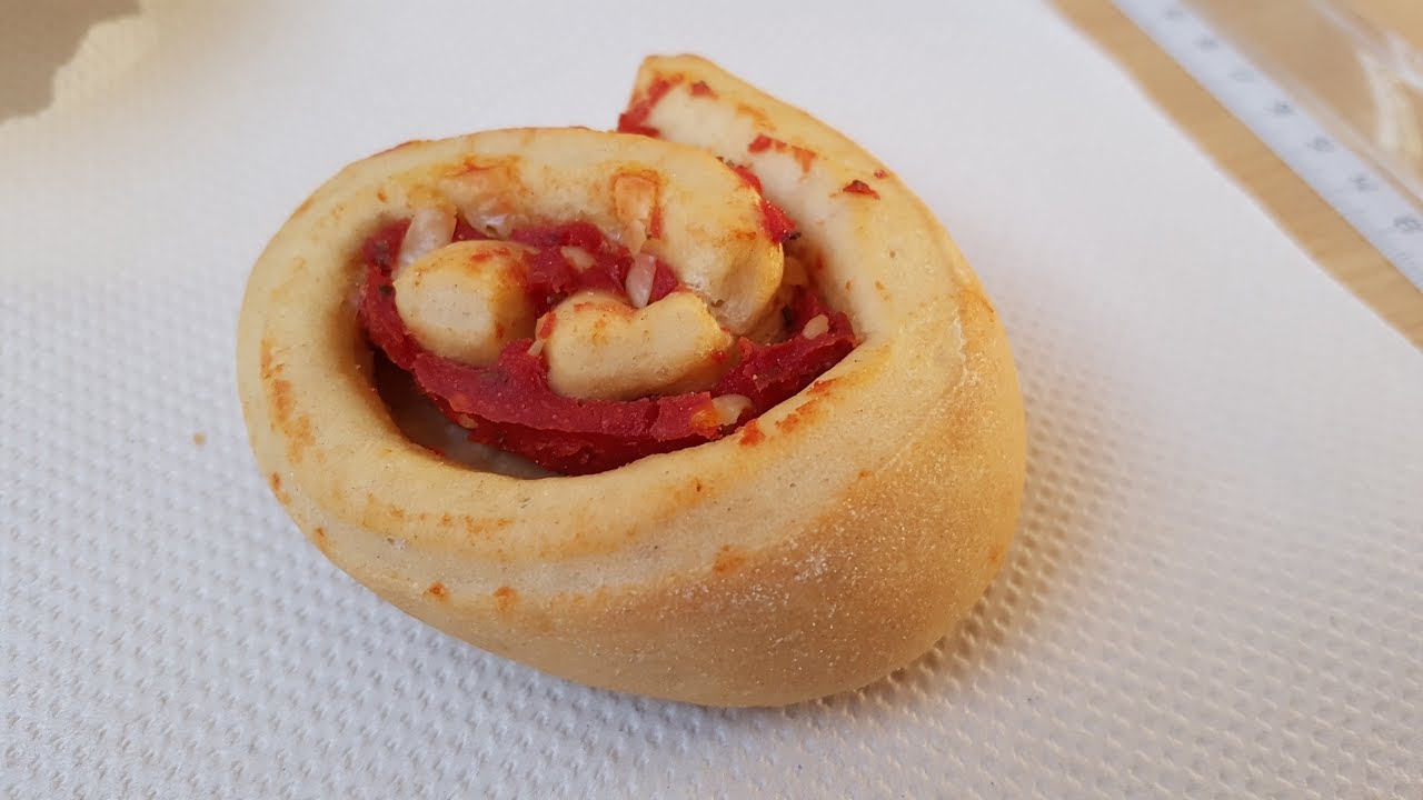 Grandiosa Frozen Pizza Buns - YouTube