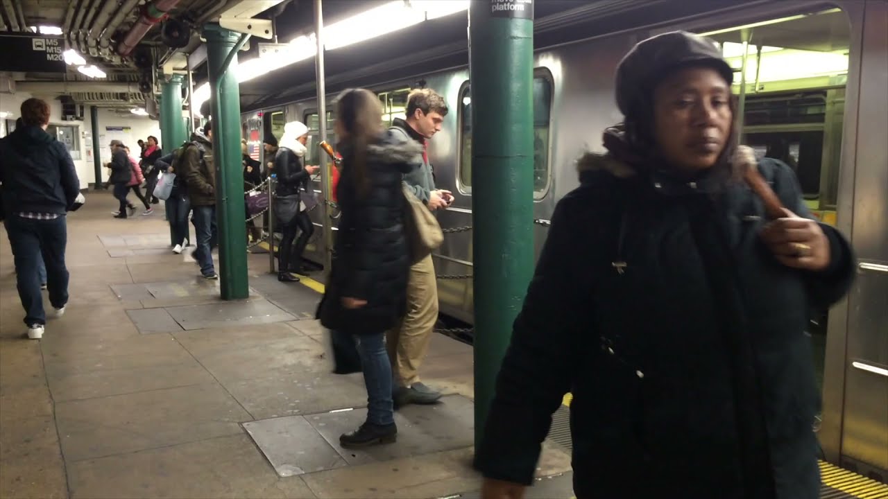 NYC Subway: South Ferry Loop Action (2014) - YouTube