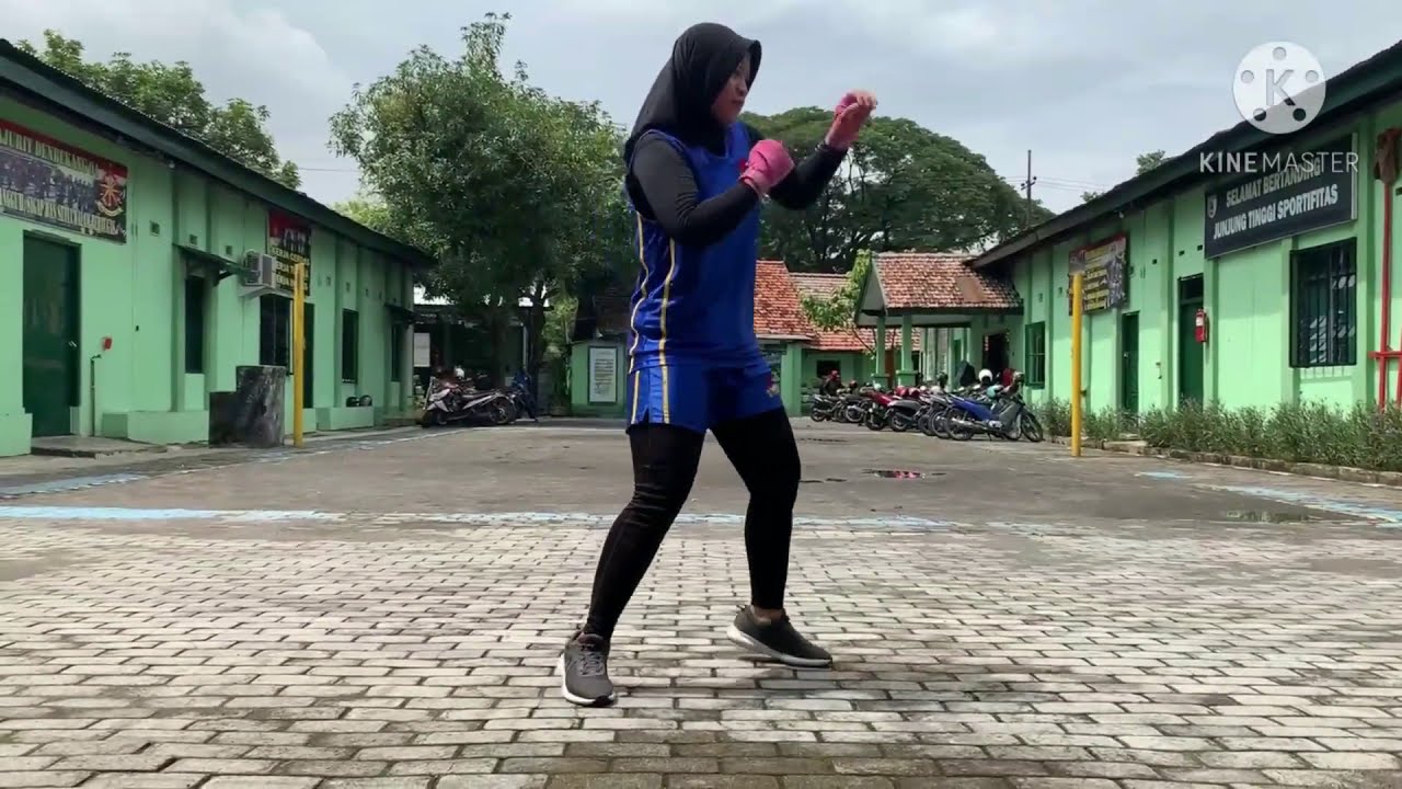 KICKBOXING LOW KICK 60 KG ANDINI BINTANG SAFITRI - YouTube