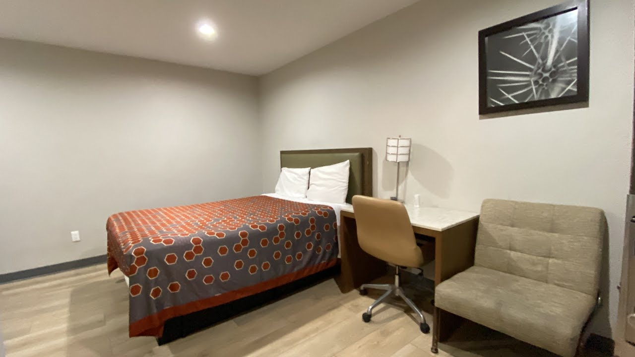 Big 7 Motel Chula Vista San Diego King Room - YouTube