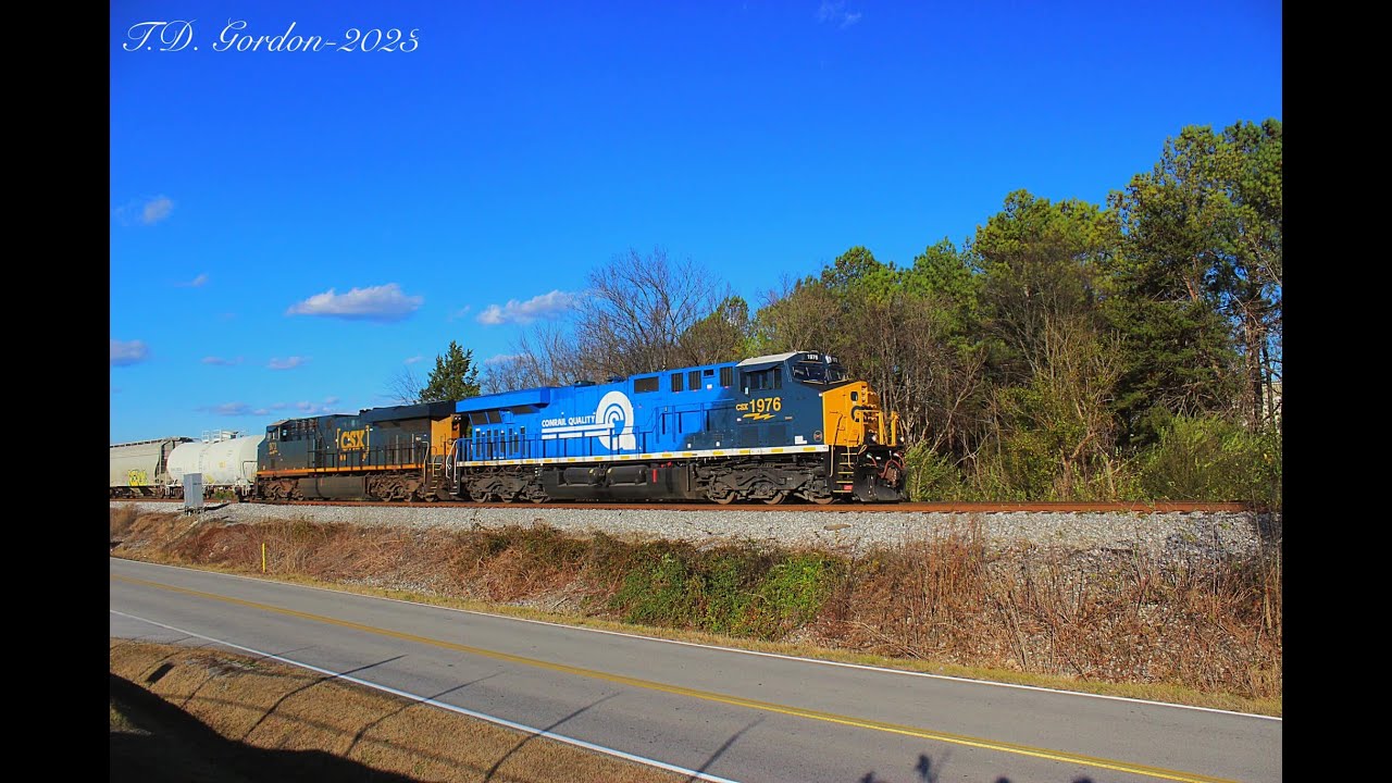 Trains, Planes & Automobiles: CSX at Lovell Field - YouTube