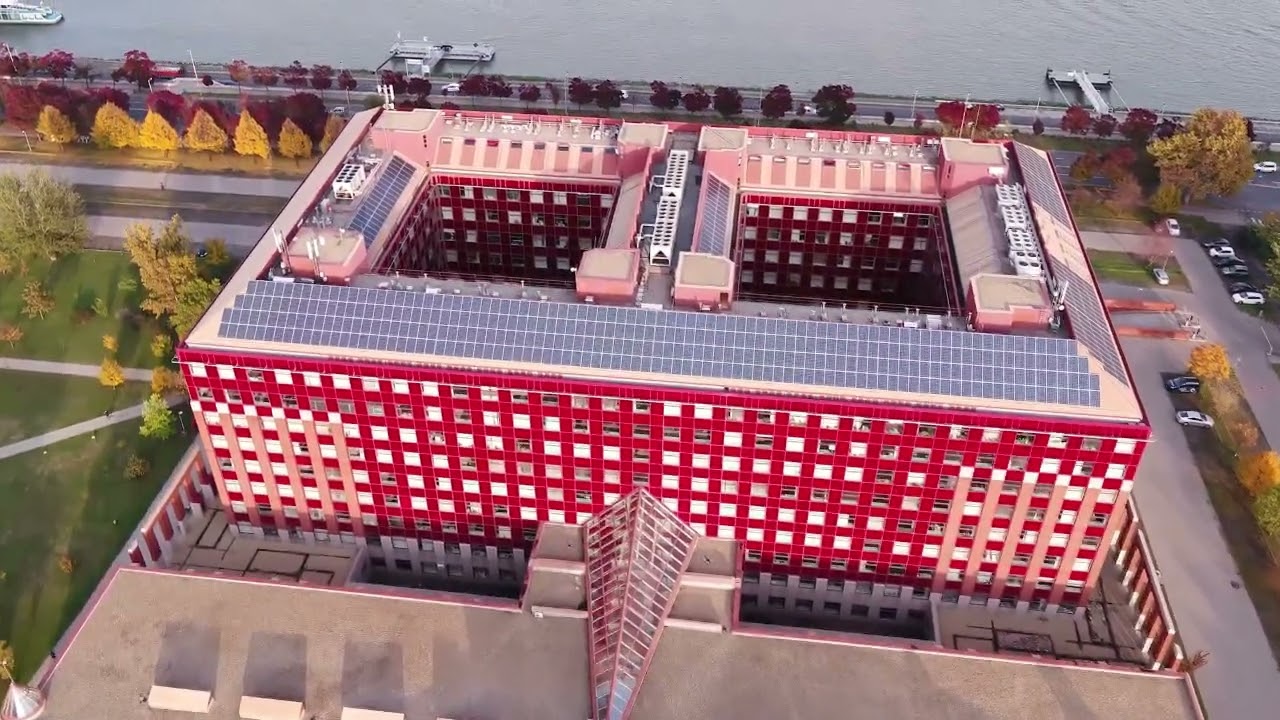 ELTE Informatikai Kar virtuális Campus túra - YouTube