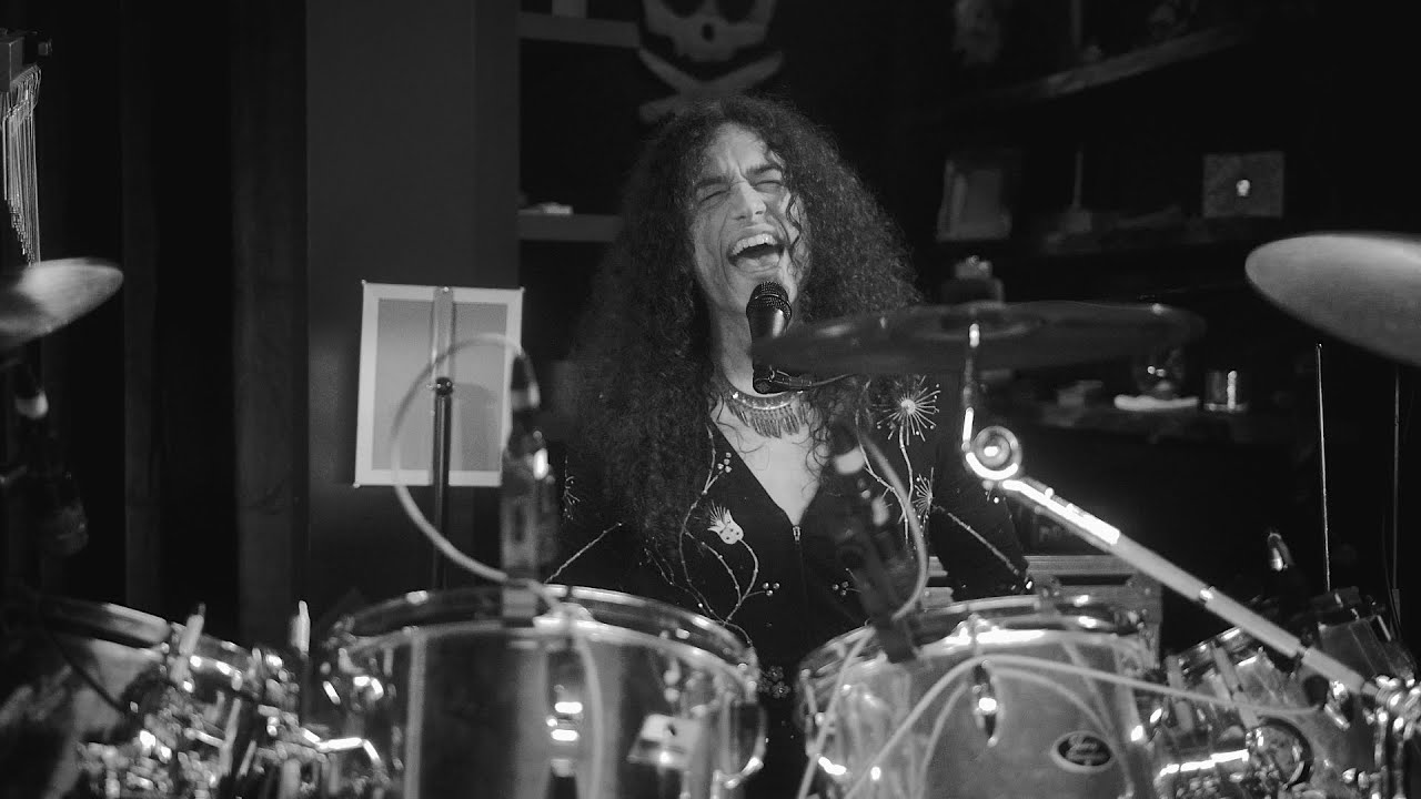 Crown Lands Live @ The Flag Ship | Clocks and Colours - YouTube