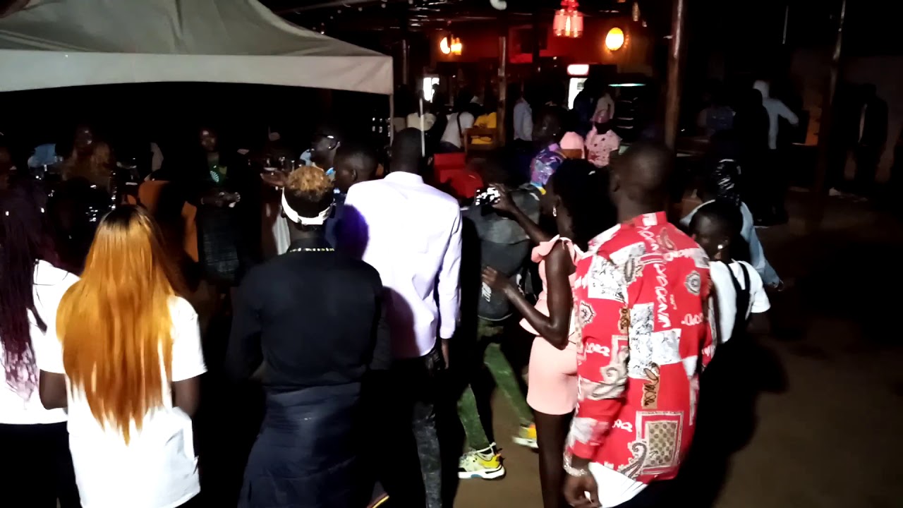 The Best Of Dj Cousin Deezy Last Year Performance from Mc Flu - YouTube