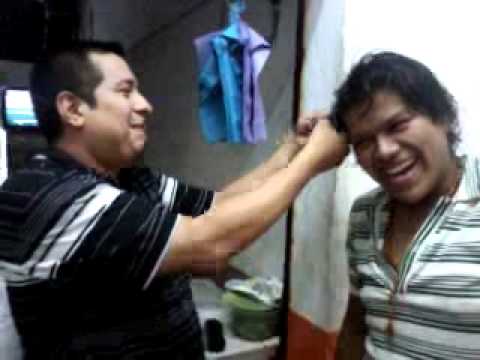 Cachibombo pierde la cabellera - YouTube