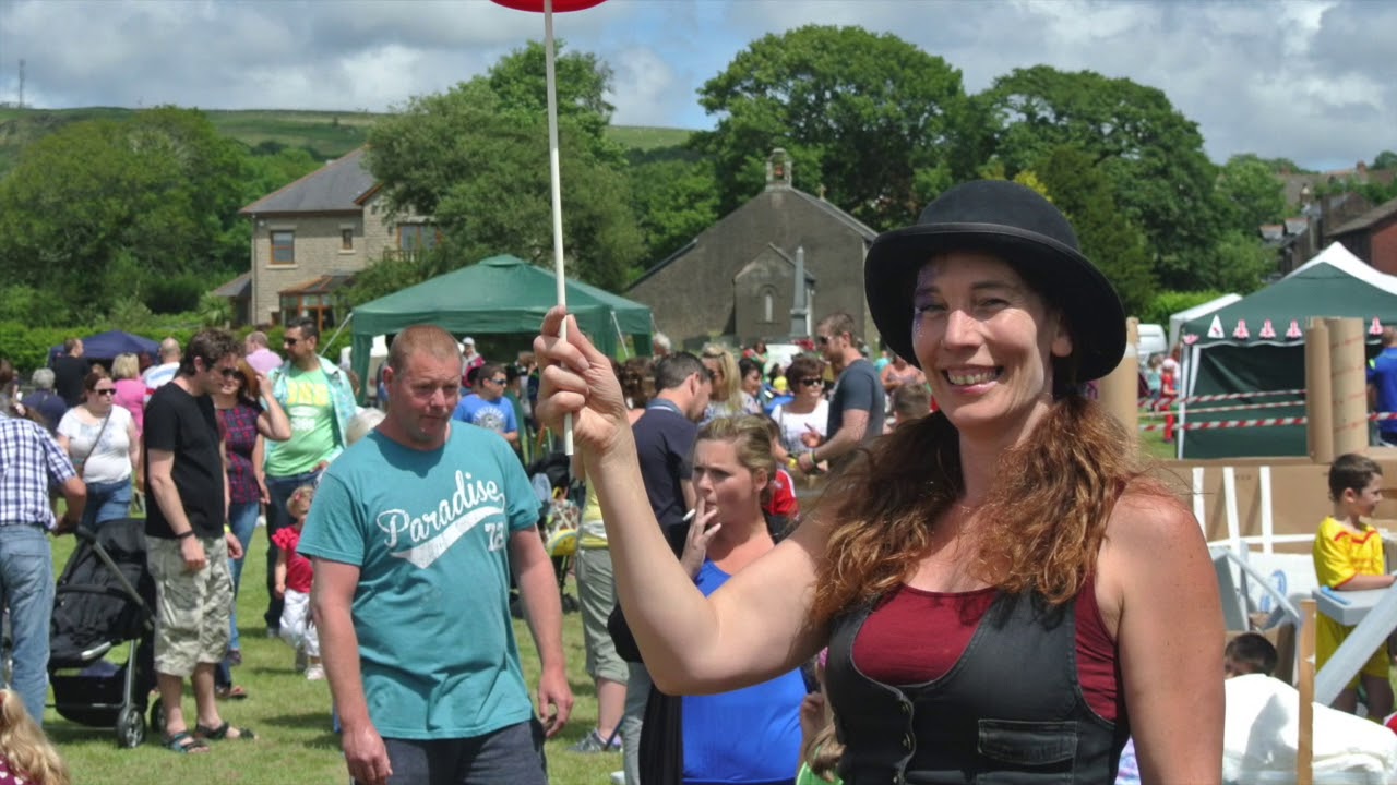 Lady Vee Magical Balloon Artist - YouTube