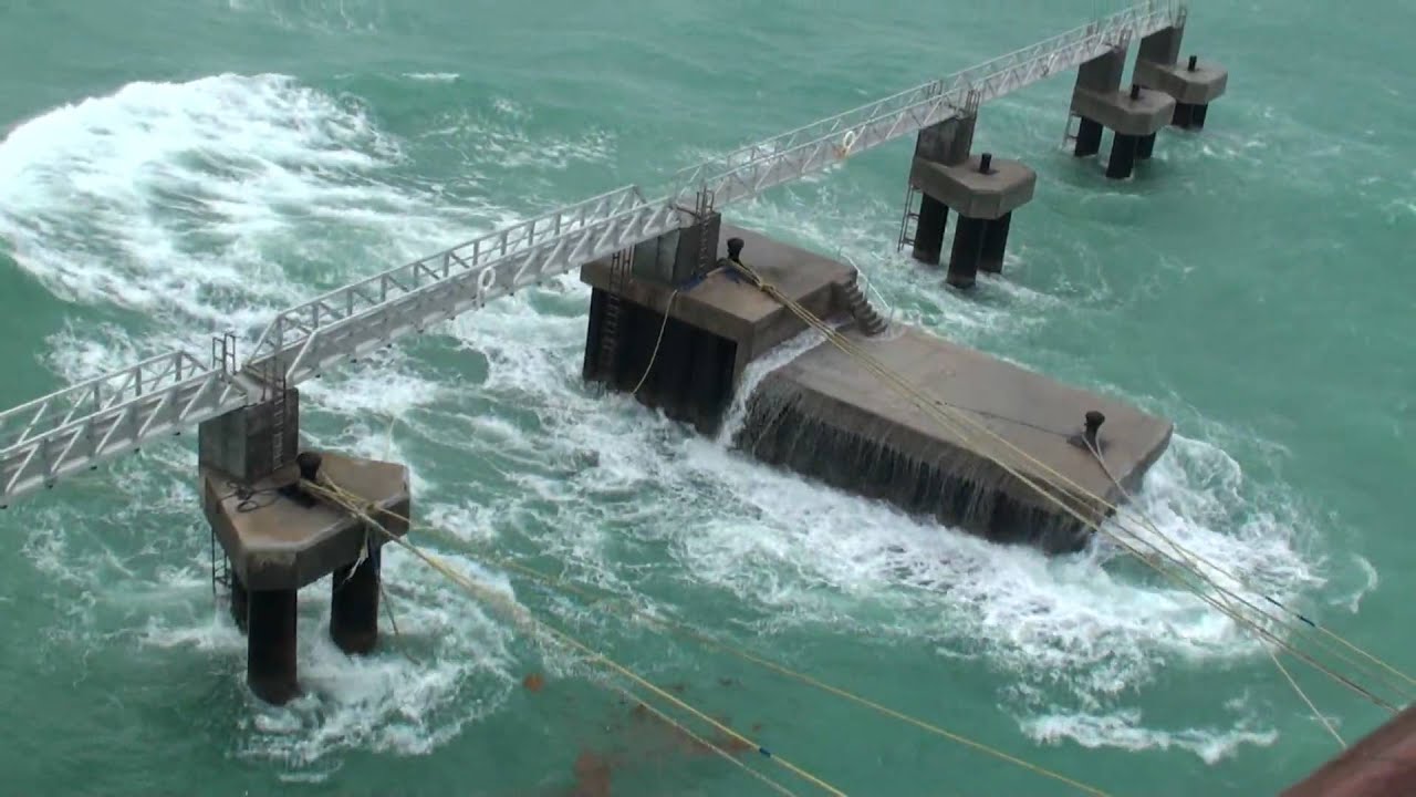 Disney Magic Stuck at Castaway Cay Starboard Aft View 2/13/10 - YouTube