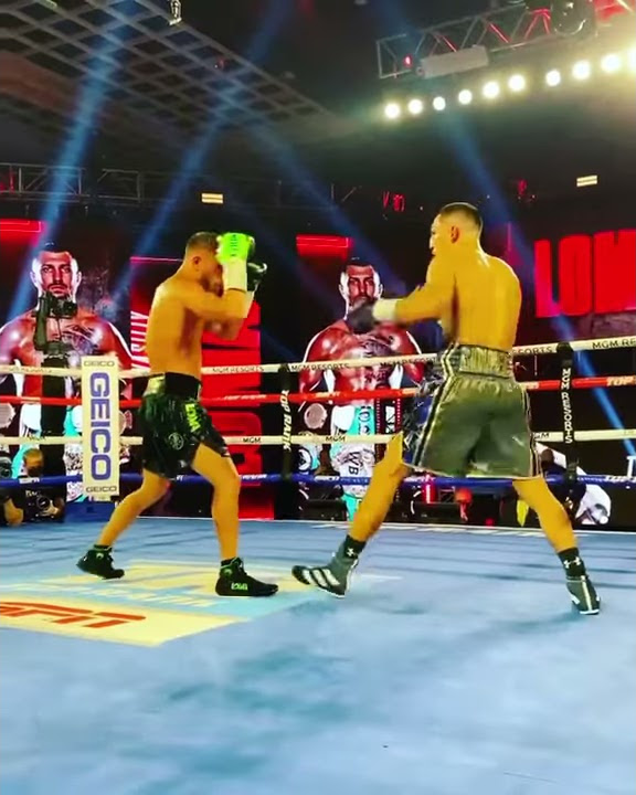Vasyl lomachenko vs Teofimo Lopez | last 10 seconds - YouTube