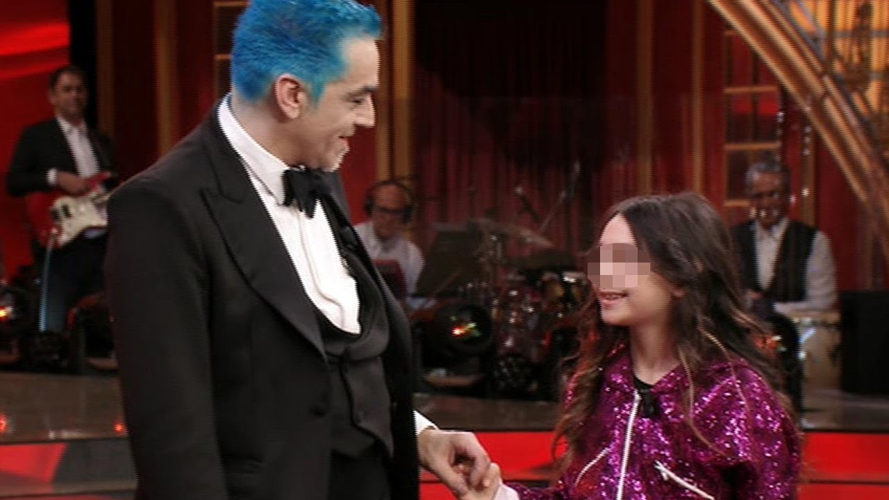 Morgan rivede la figlia Lara dopo 2 anni: l'emozionante incontro - YouTube