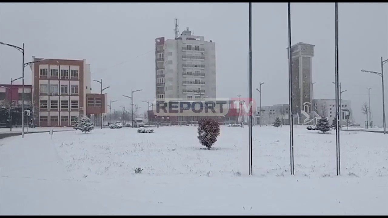 Report TV - Dimri i dytë në Kukës, qyteti zbardhet nga dëbora - YouTube