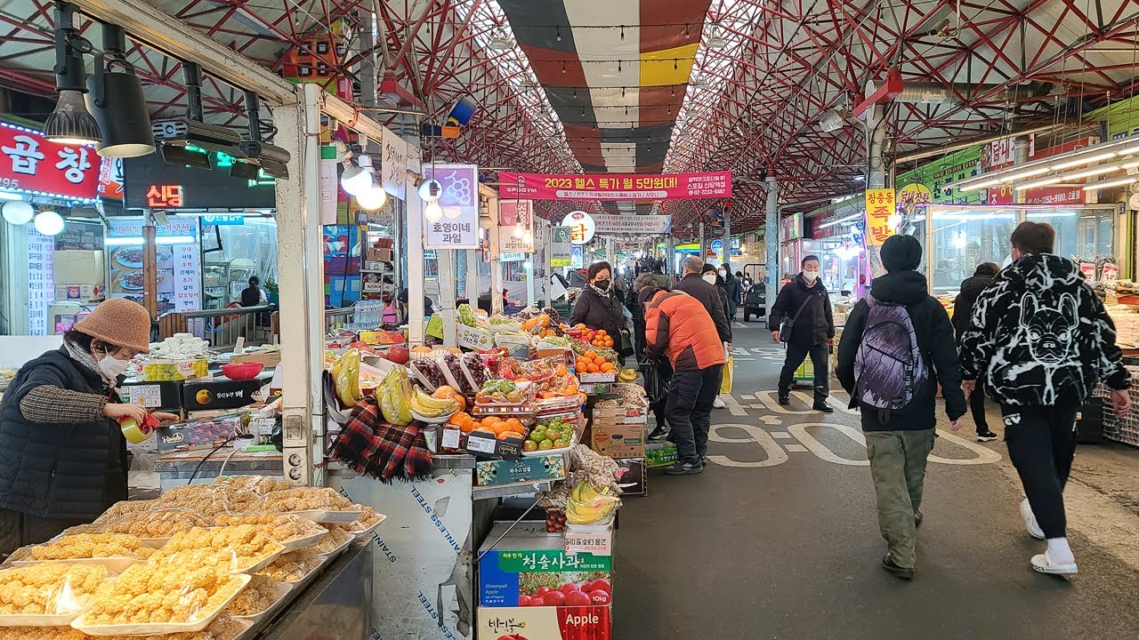 4K Seoul City Tour | Virtual Walking Tour in Seoul Central Market - YouTube