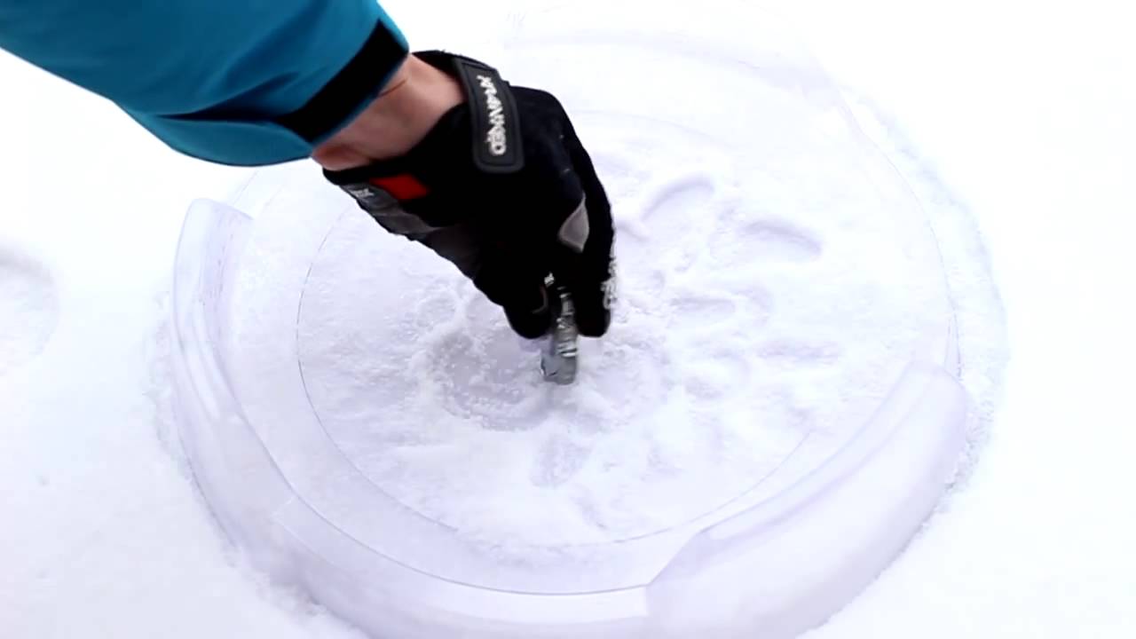 Beyblade [OBB] Snow Winter Battle Fang Leone 130W2D vs Cosmic Pegasus F ...