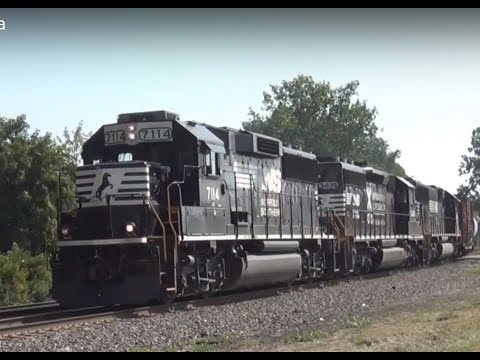 NS 7114 GP60 and other Trains in Fort Wayne Indiana - YouTube