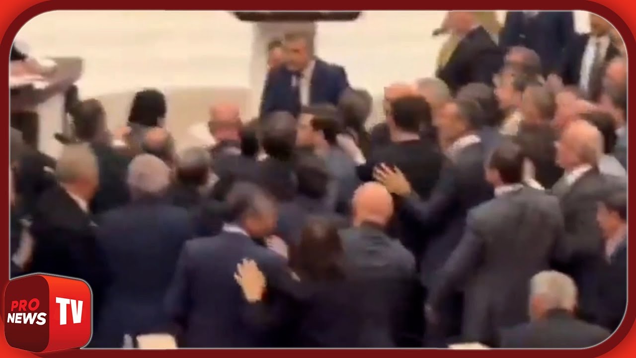 «Ρινγκ» η τουρκική Bουλή: Bουλευτές του κυβερνώντος κόμματος και ...