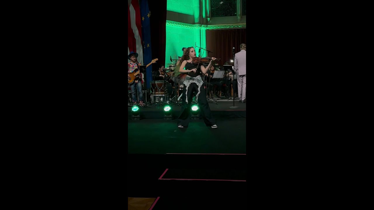 Nina Sofie - Flight of the Bumblebee live at Rathaus Vienna - YouTube