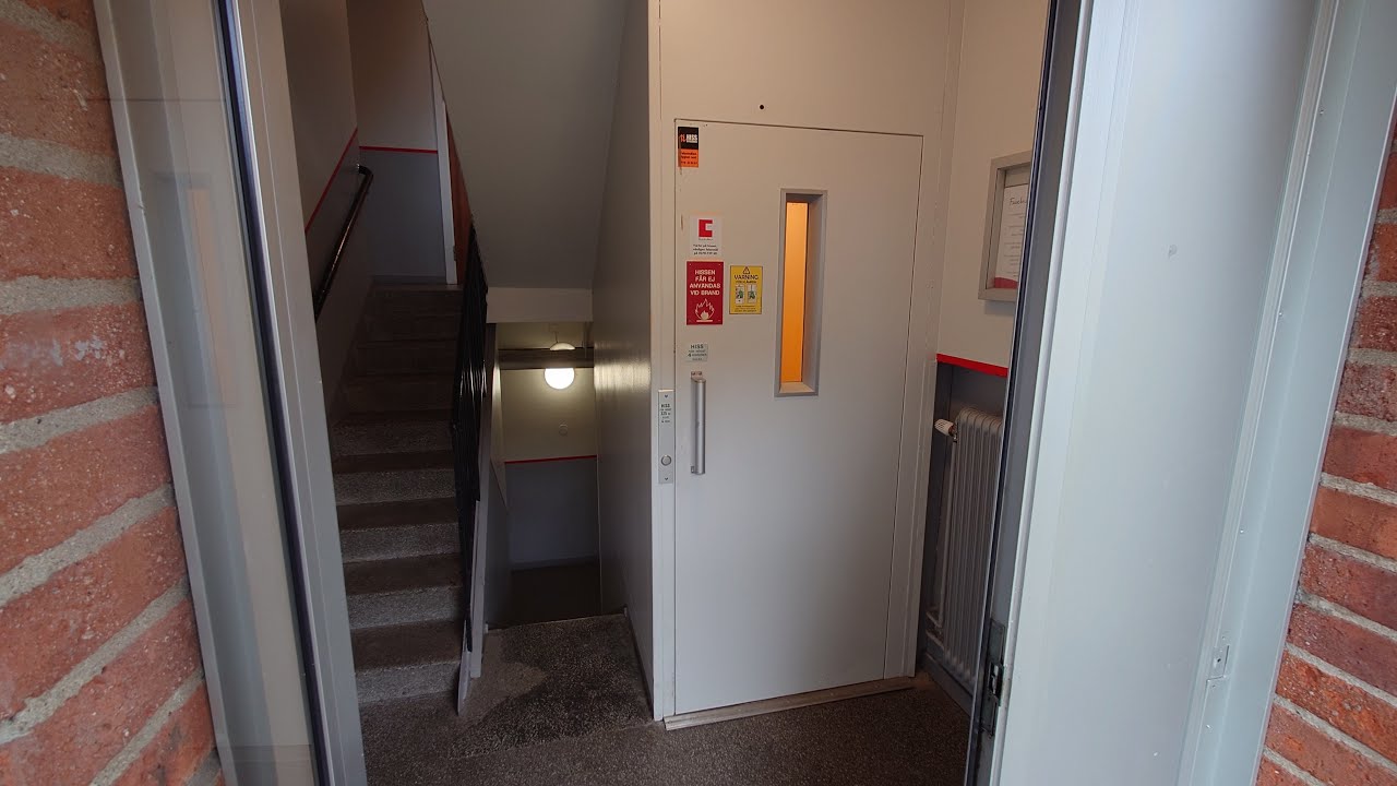 Mic test video! KALEA (MB: Midroc) Hydraulic elevator @ Åsbäcksgatan ...