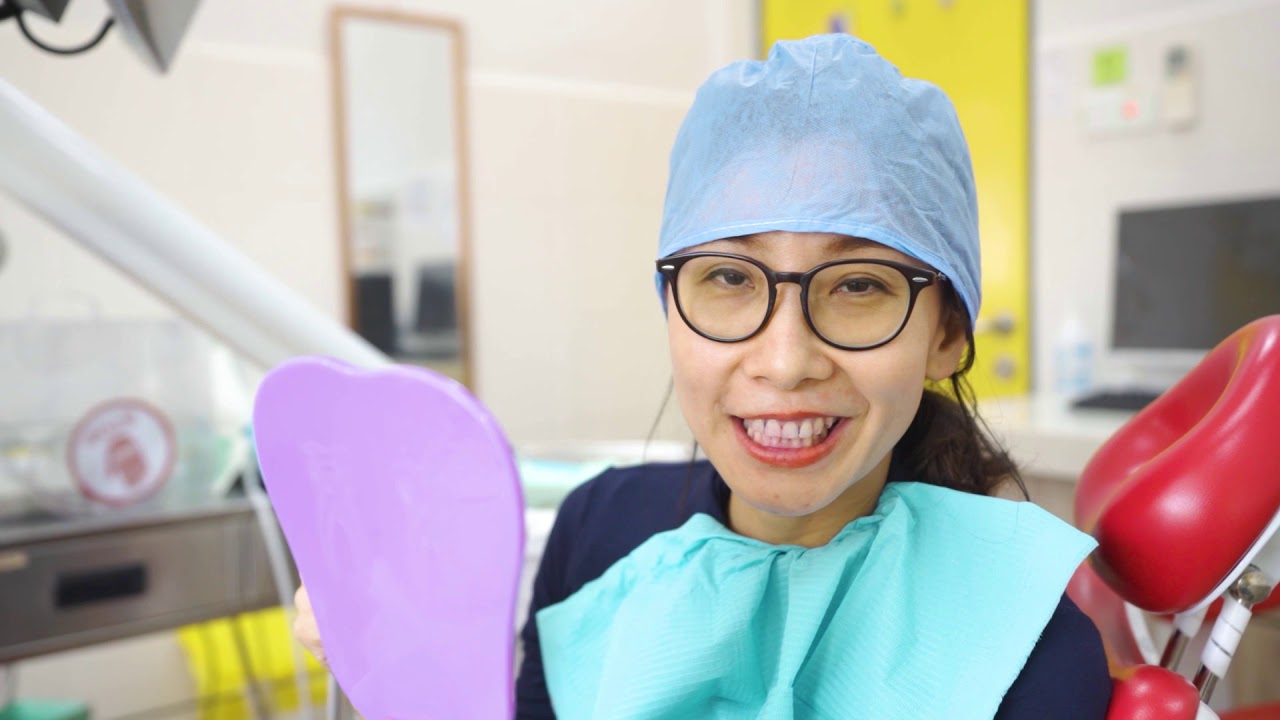 how to use air flow to clean teeth professionally - YouTube