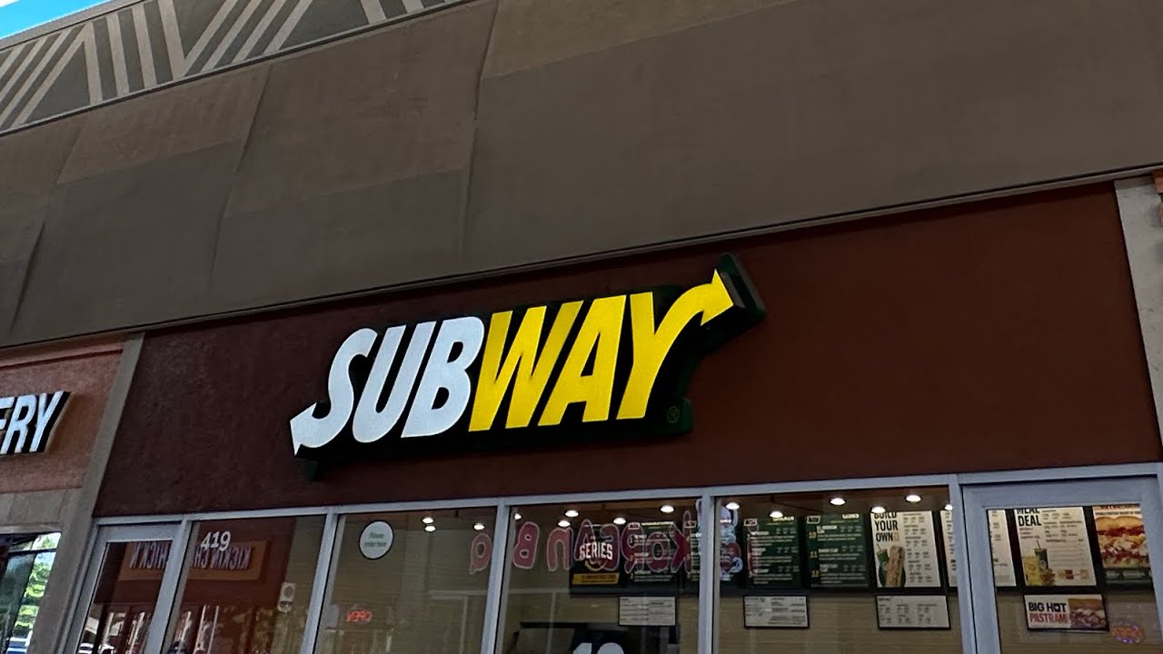 A view of Subway, Ka Makana Ali’i and Getting a Nice Refreshing Coca ...