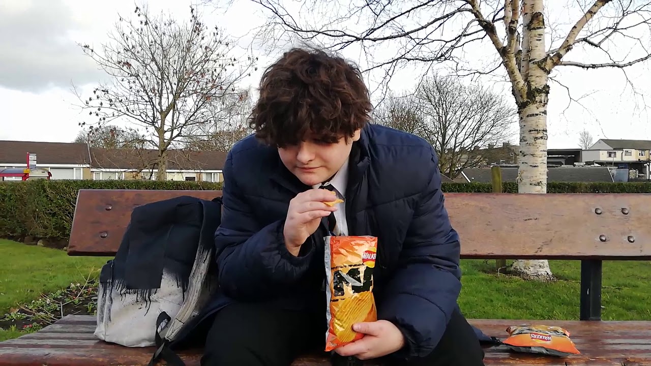 WALKERS MAX PAPRIKA// CRISP REVIEW #7 - YouTube