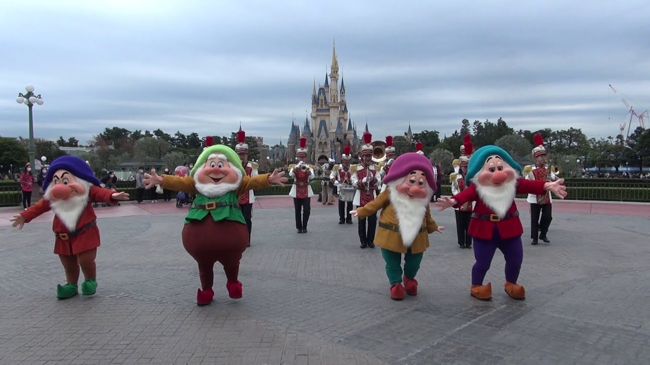 TDL Tokyo Disneyland Band(Seven Dwarfs) 東京ディズニーランド・バンド（七人のこびと） - YouTube