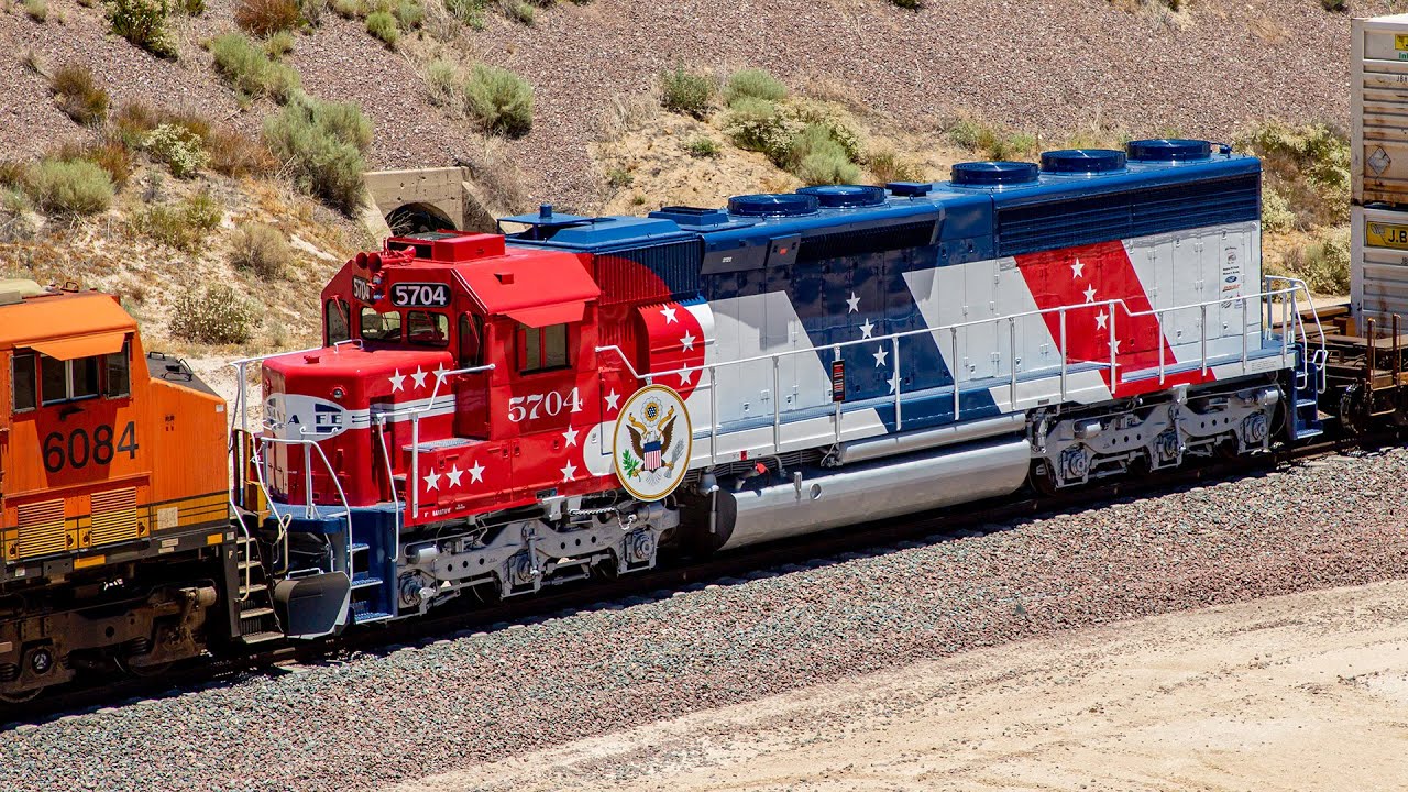 ATSF 5704 Arrives In Southern California! - YouTube