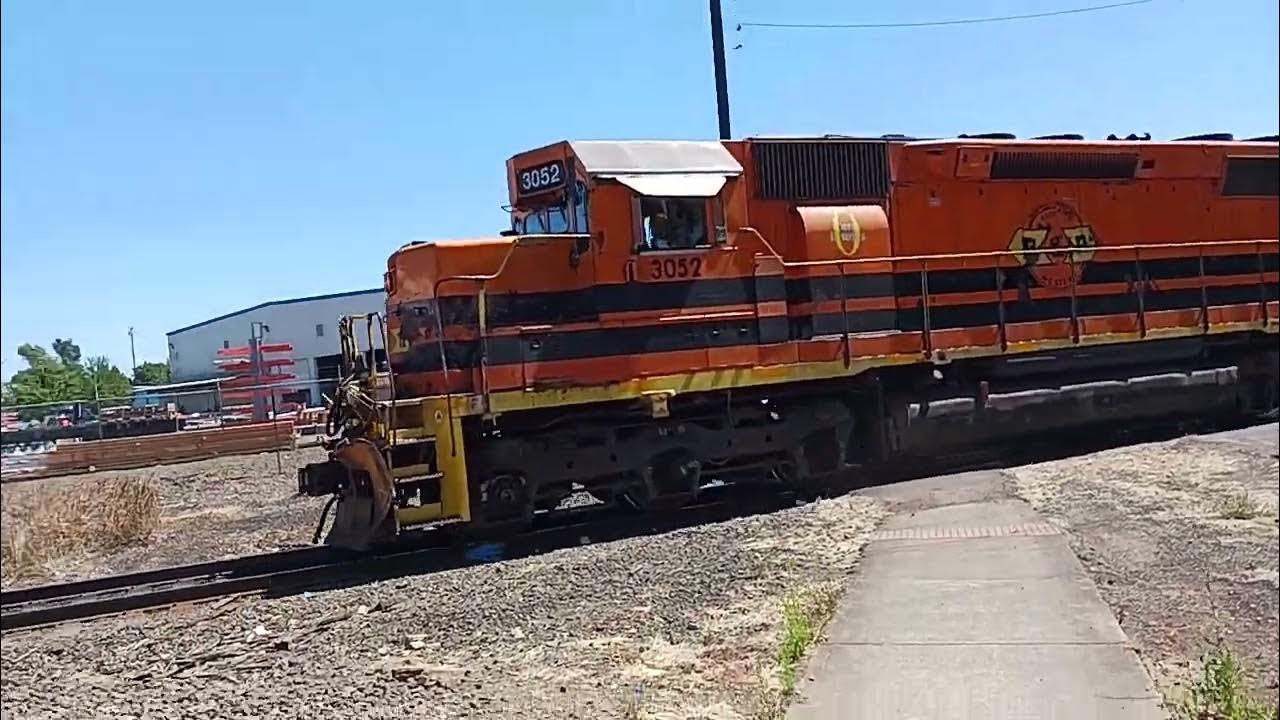 PNWR 3052 & 3053 Log Train at Hyacinth - YouTube