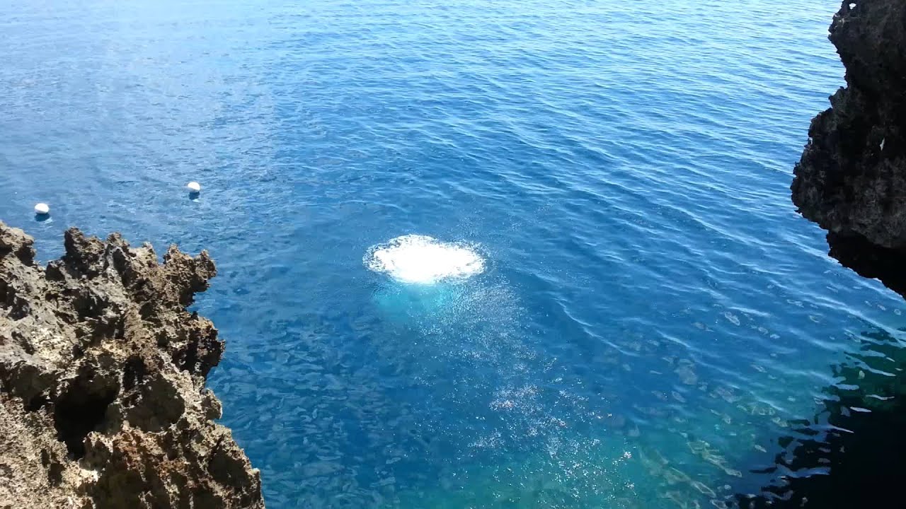 Ariel's point 50 foot jump (running) - YouTube