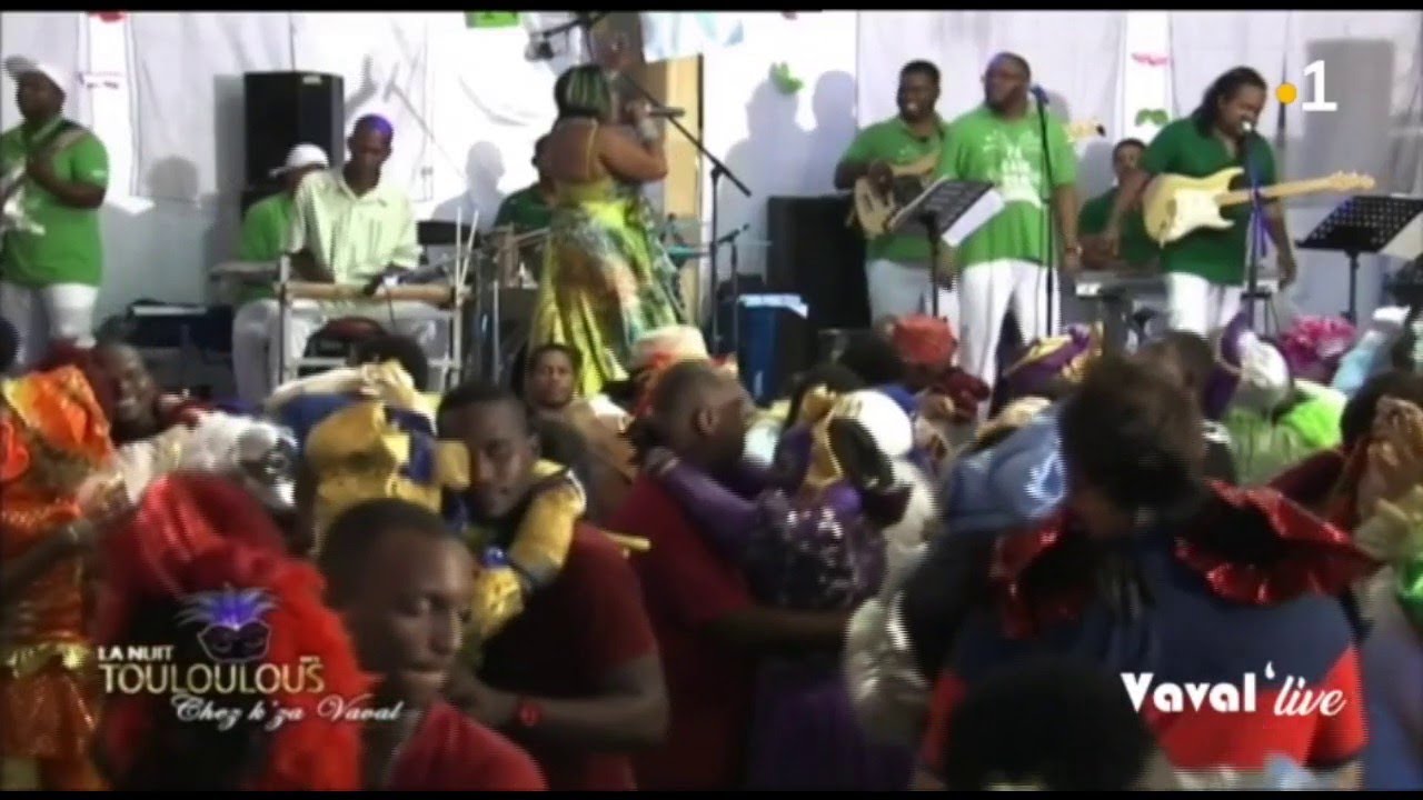 Vaval Live - YouTube