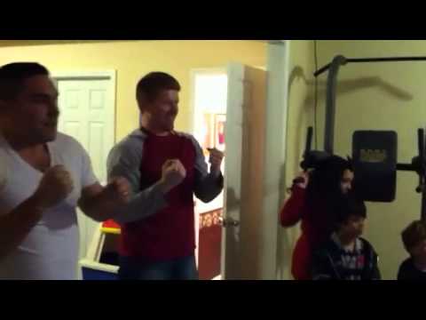 Speedo&Antonio boxing - YouTube