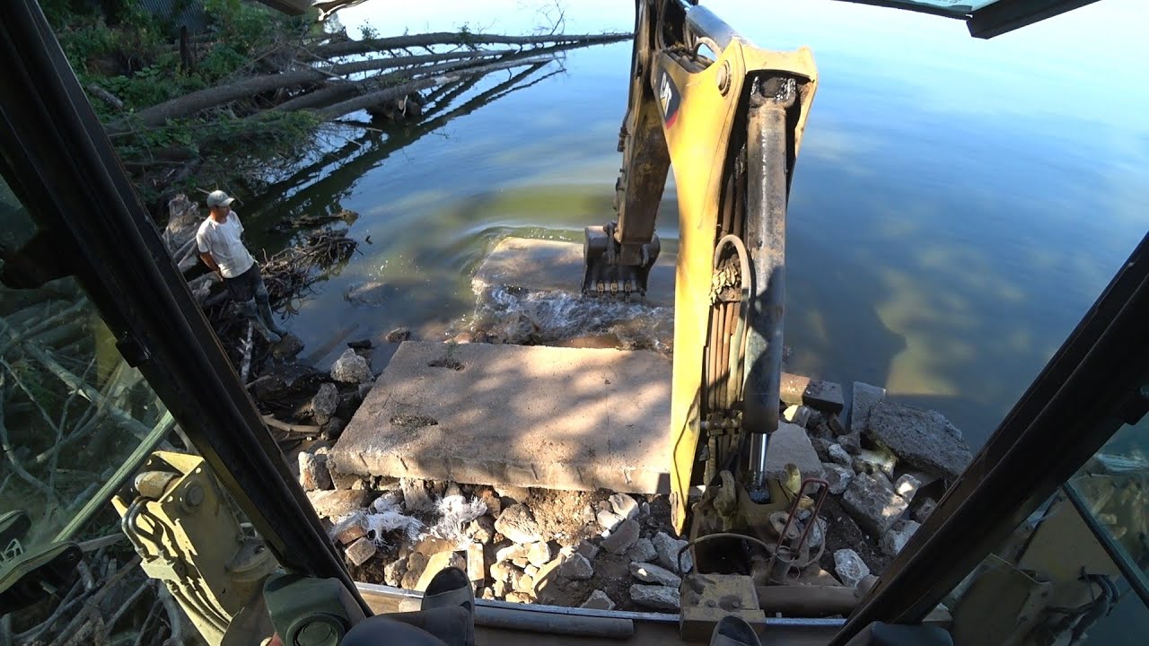 Спуск в реку Cat 428 ep43 - YouTube