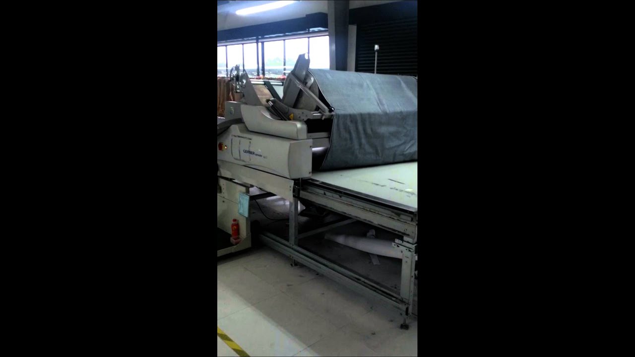 GERBERspreader XLs125 Easy fabric roll loading and unloading - YouTube