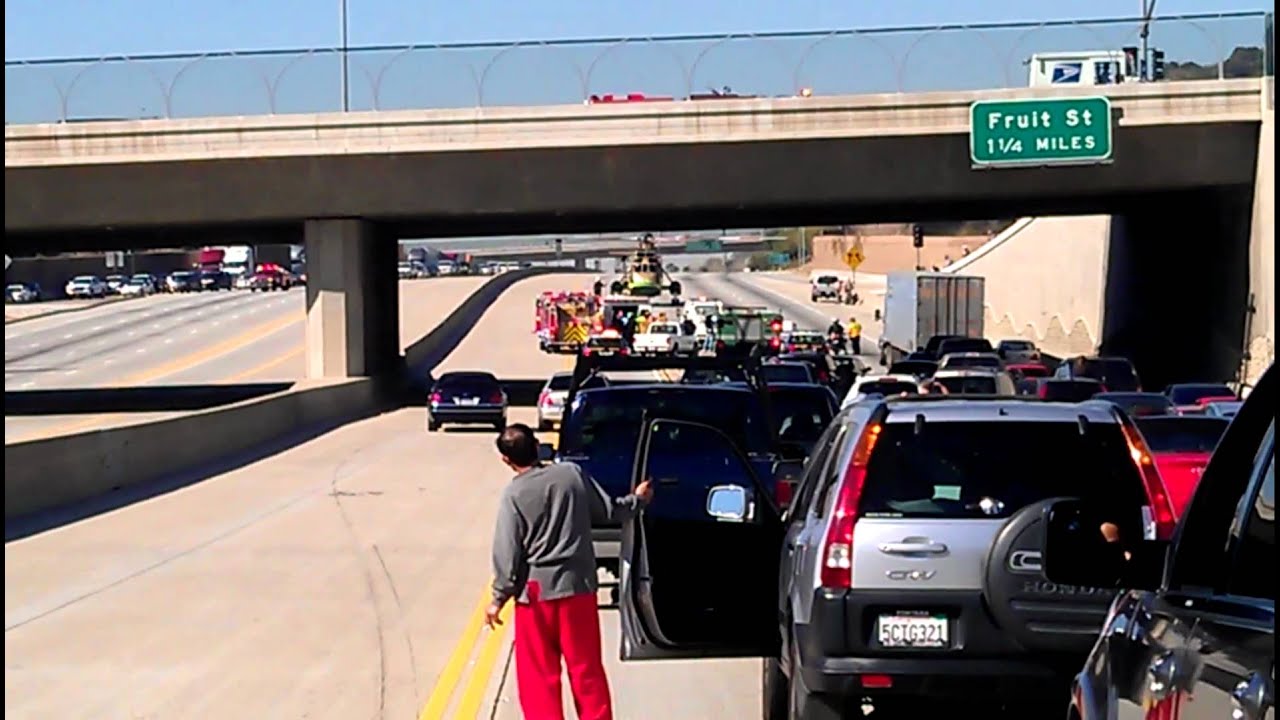Accident 210 freeway just before Fruit street 2/10 - YouTube