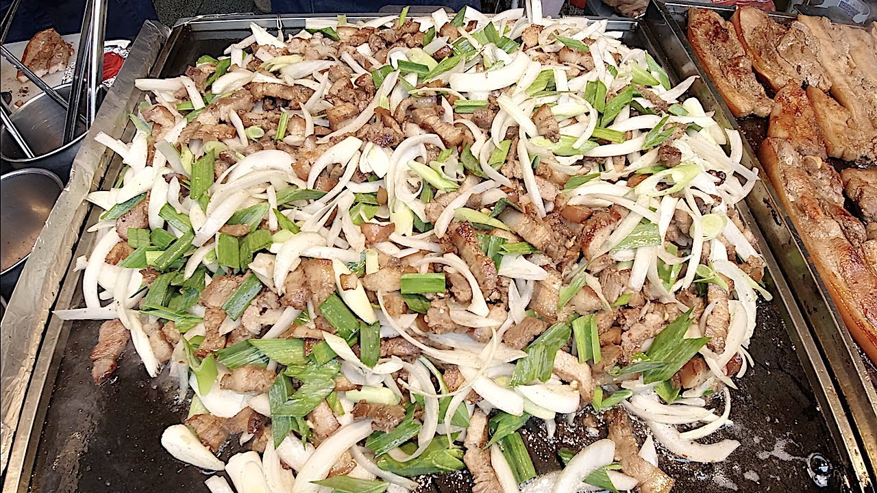 Grilled Wild Boar --Taiwanese Street Food 鐵板山豬肉--台灣街頭美食 - YouTube