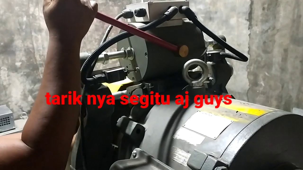 Menurunkan Sangkar Lift Secara Manual - YouTube