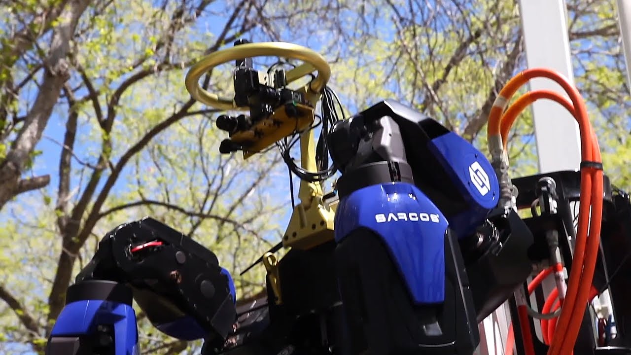Guardian XT Highly Dexterous Mobile Robot - YouTube
