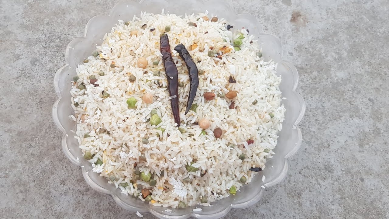 চাল ভাপা......আমাদের এখানে কড়াই চাষ হলেই ঘরে ঘরে চাল ভাপা বানানো হয় ...