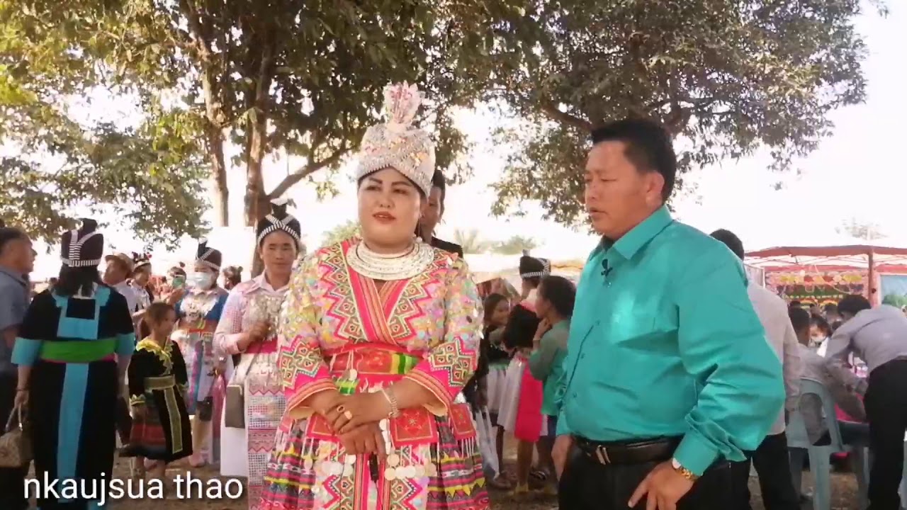 Nkauj sua thoj thiab Lauj pov hawj kwv txhiaj - YouTube