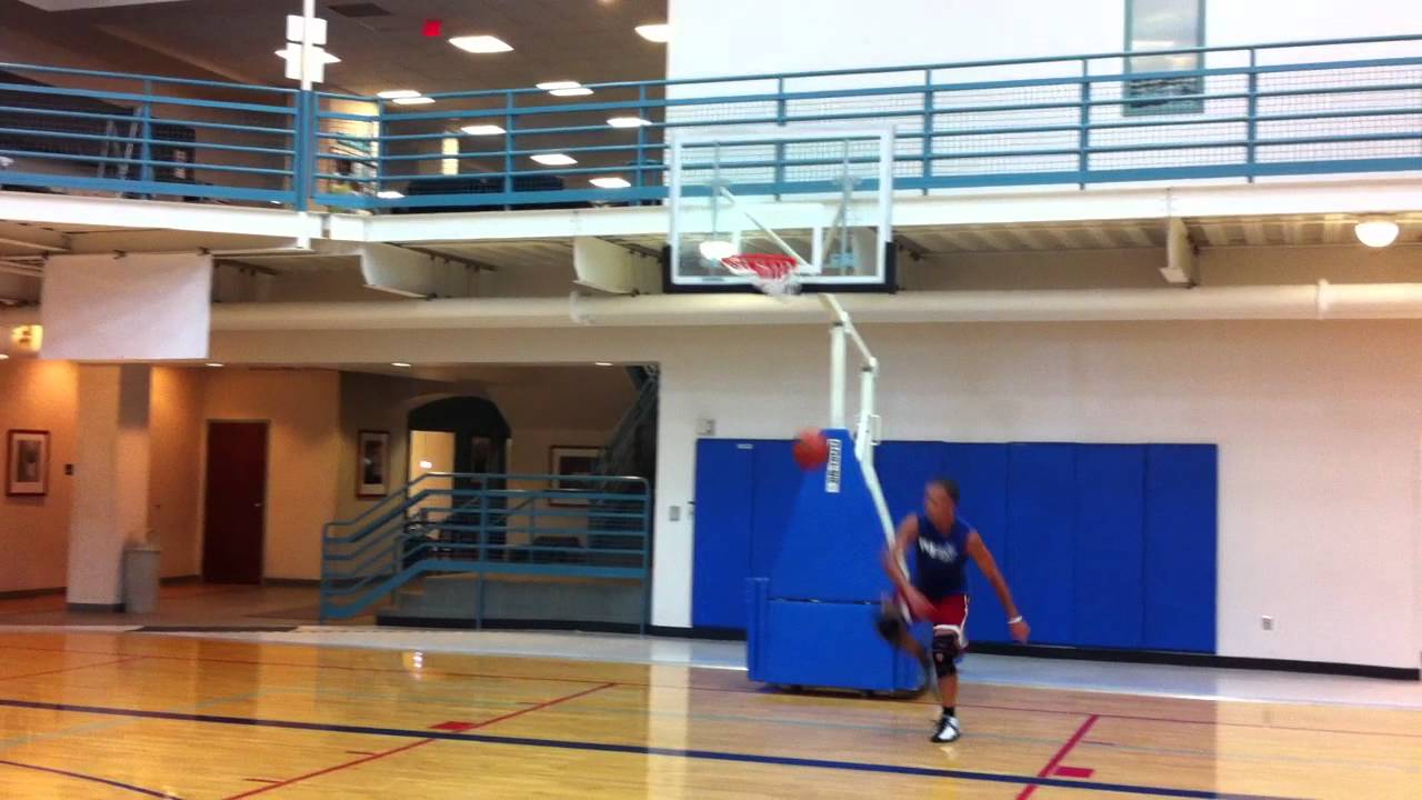 40 year old man dunking - YouTube