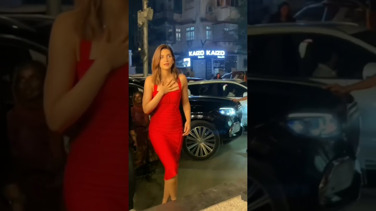 Ufff!! Red Hot🥵💦Kriti Sanon: Kriti Sanon slays in red bodycon dress; Watch Video - YouTube
