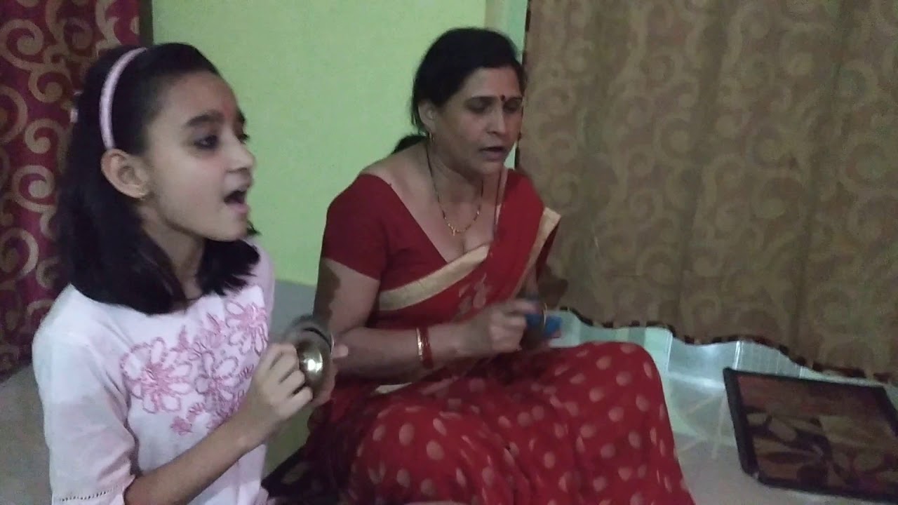 Navratri bhajan by Suchita Devi - YouTube